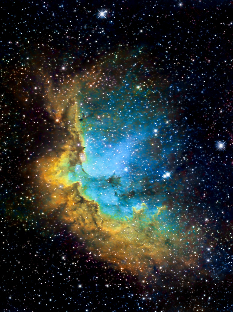 Wizard Nebula (NGC7380) in Hubble Palette (SII/Hα/OIII ...